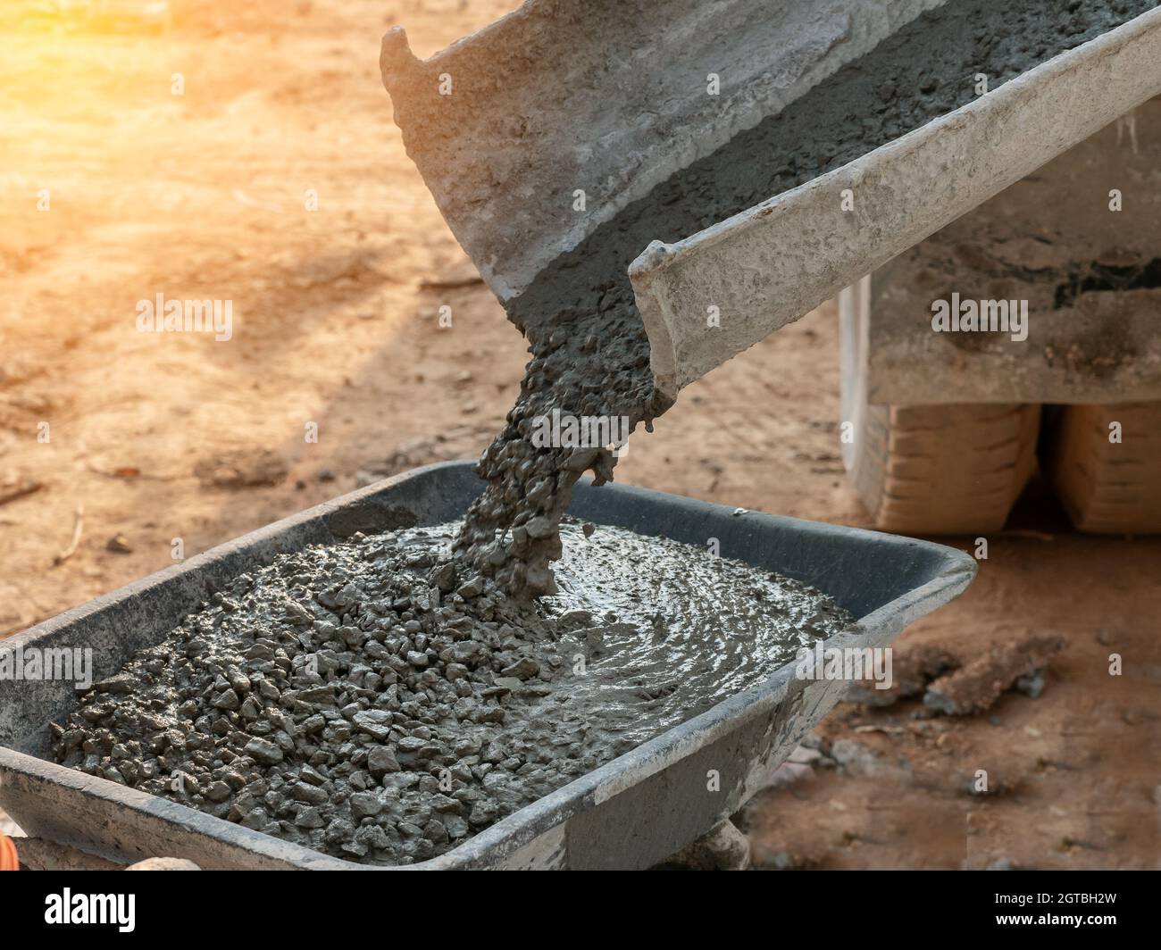 Water cement mix hi-res stock photography and images - Alamy