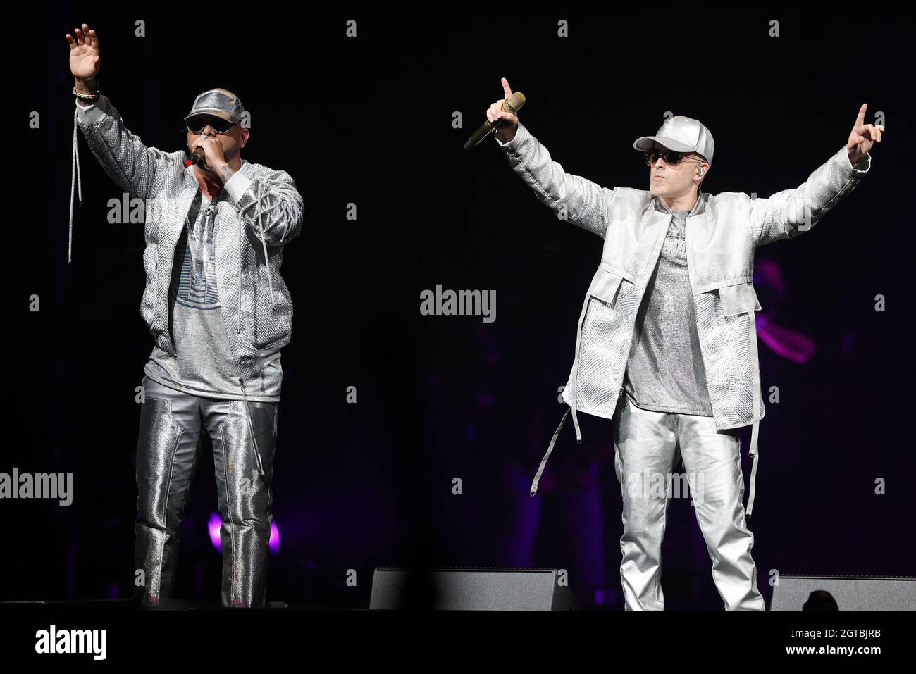 MIAMI, FL - OCTOBER 1: Wisin and Yandel perform during Uforia Mix Live ...