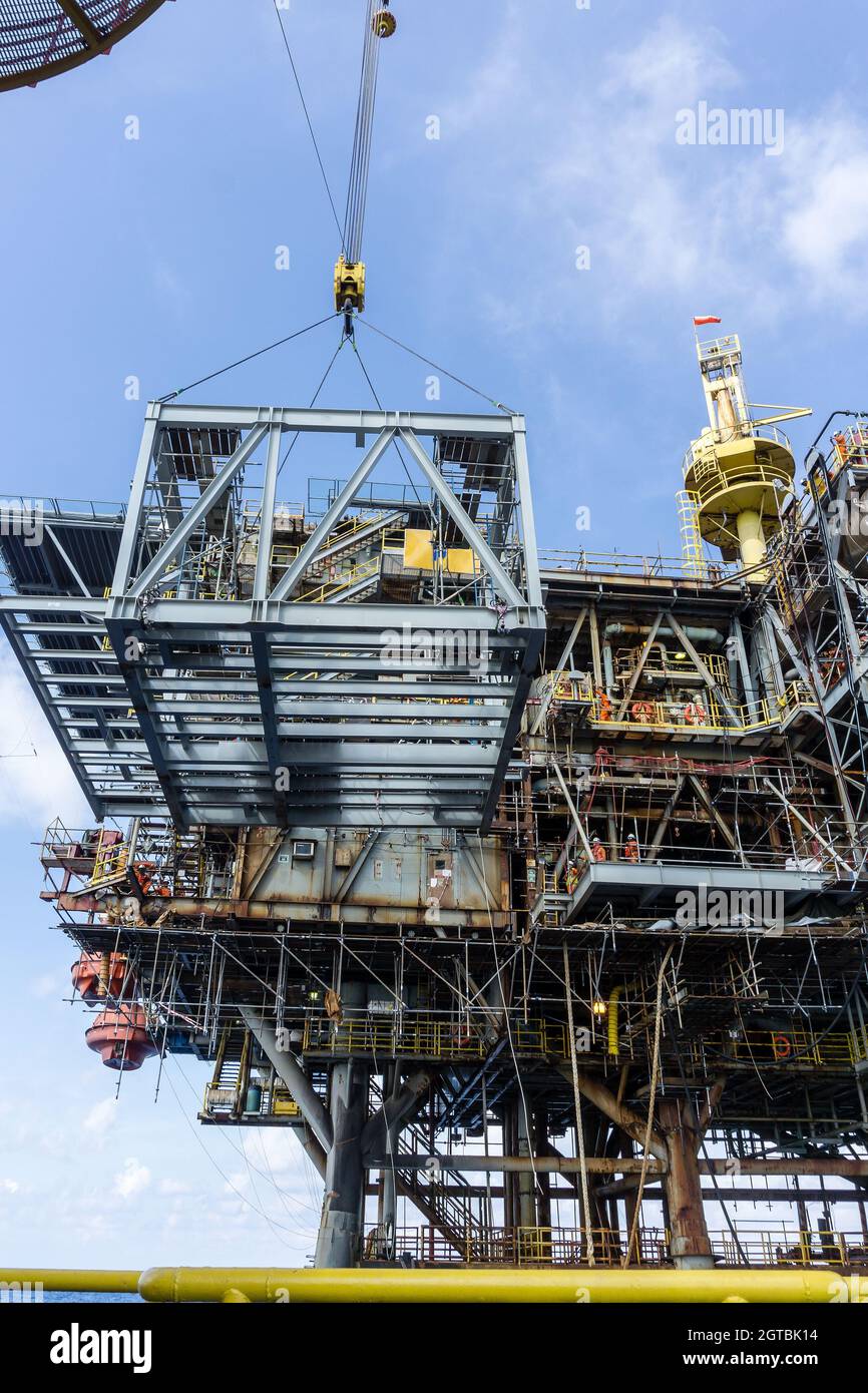 Oil offshore plate hi-res stock photography and images - Alamy