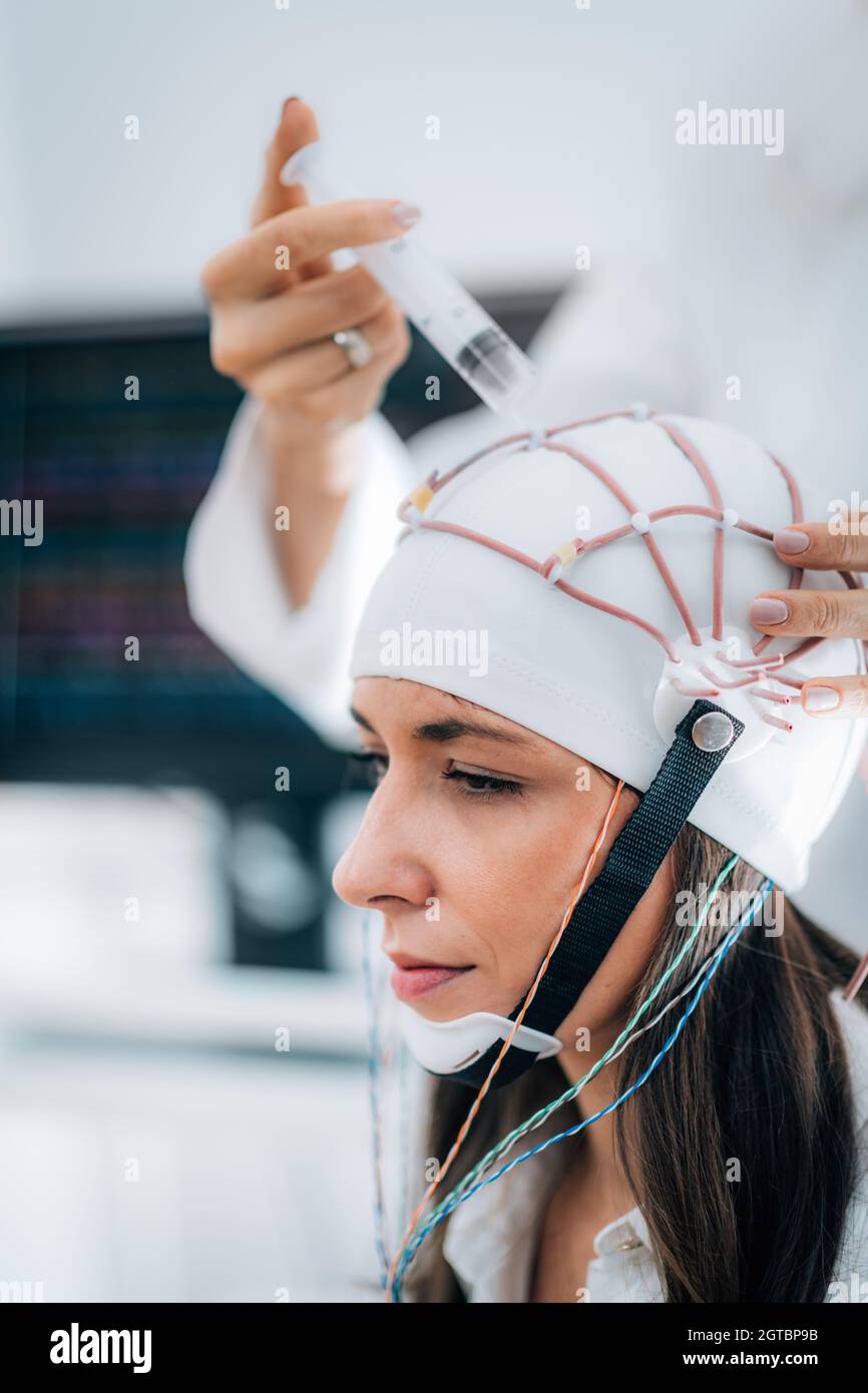 Brain waves eeg hi-res stock photography and images - Alamy Brain waves eeg hi-res stock photography and images - Alamy