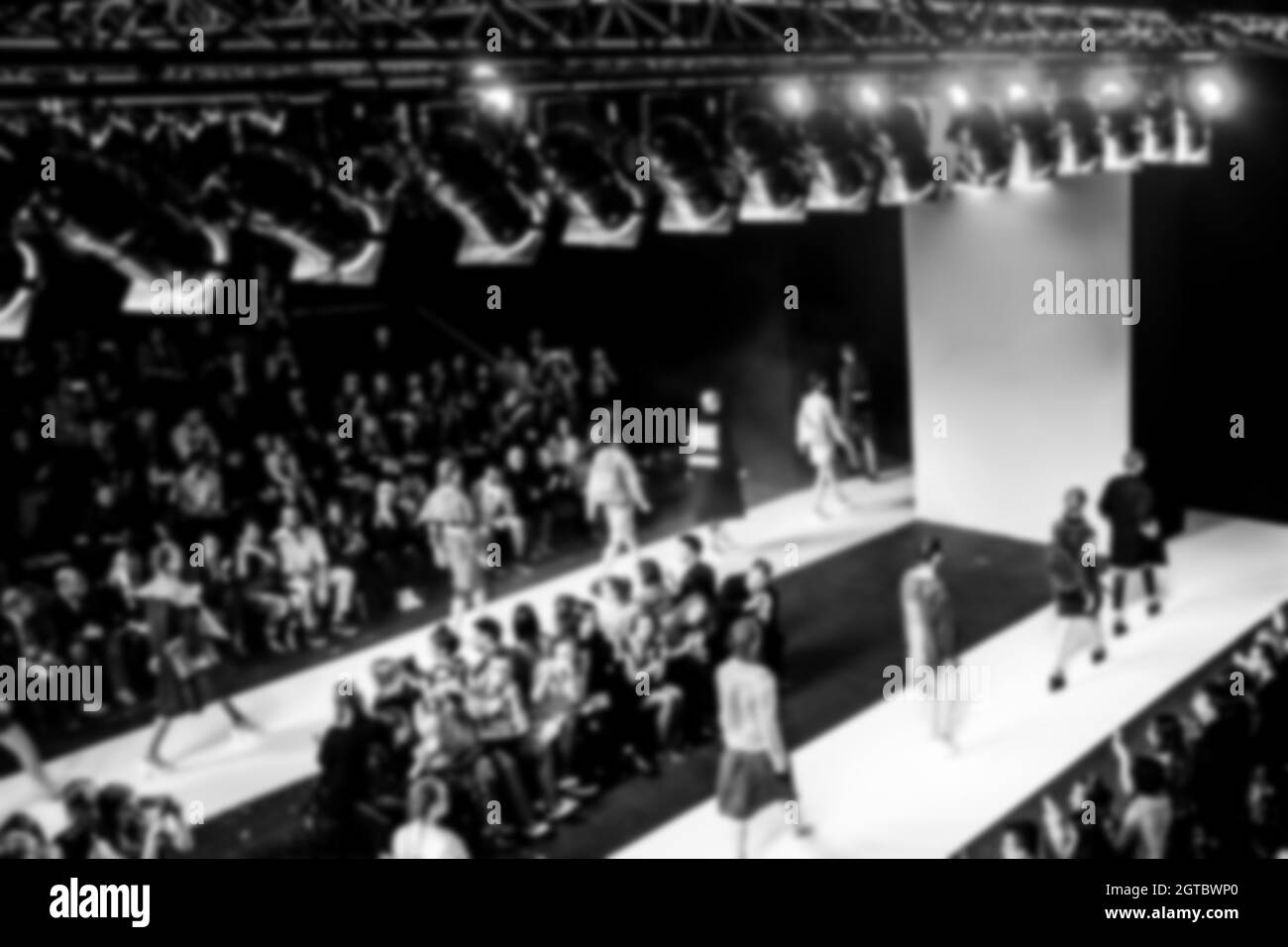 Black catwalk model hi-res stock photography and images - Alamy