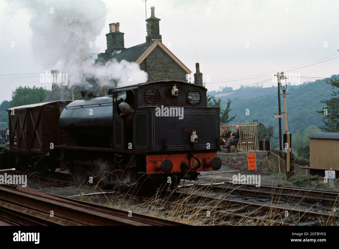 J94 ex LNER saddle tank on freight train at Highley Station, Severn ...