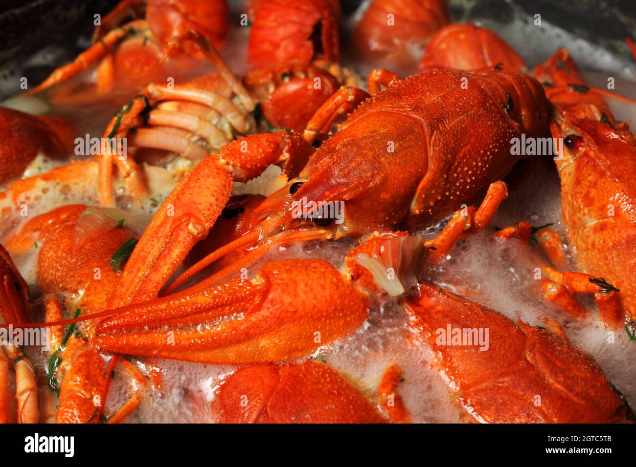 Crawfish boiling hi-res stock photography and images - Alamy