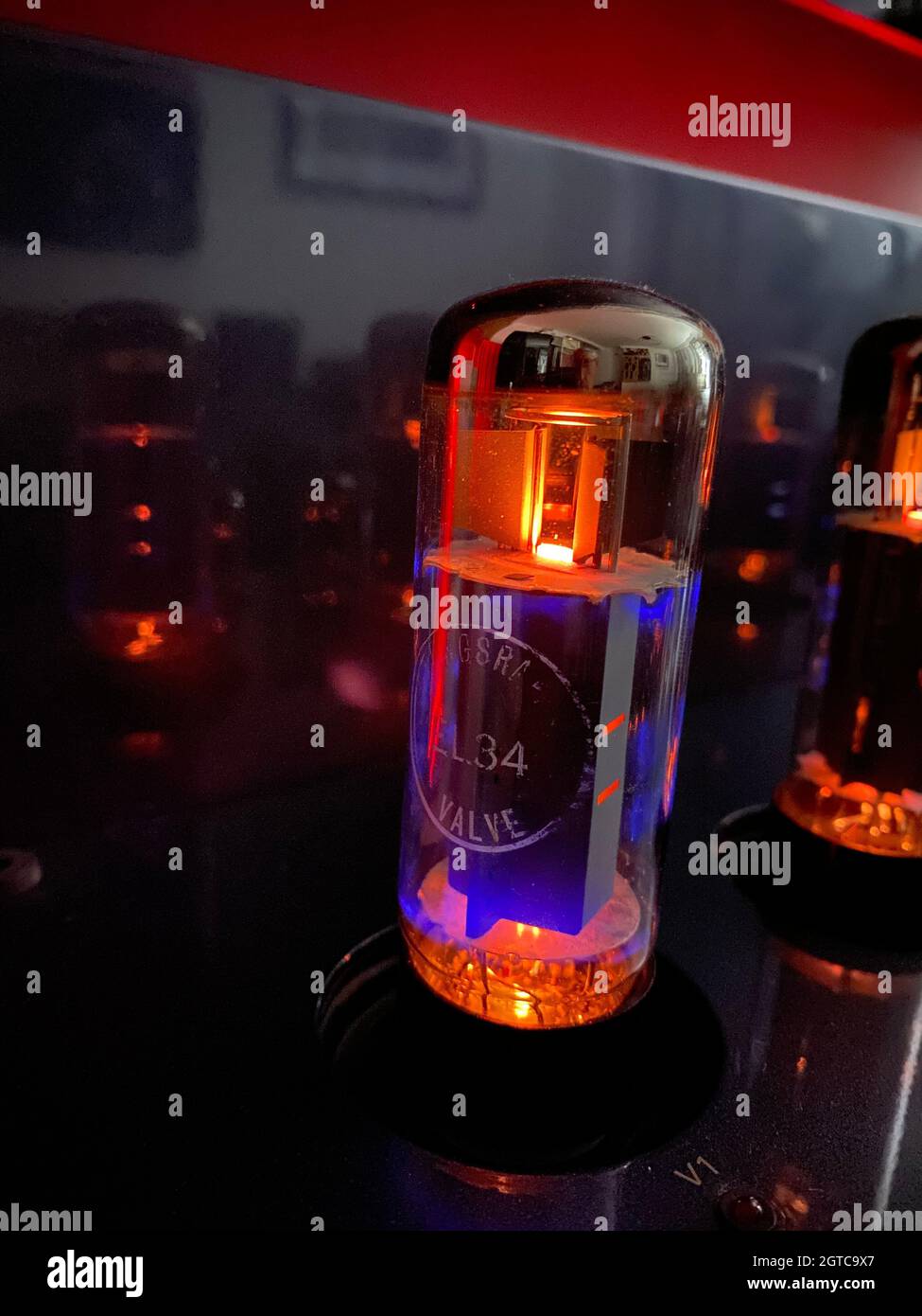 Vacuum tubes glowing hi-res stock photography and images - Alamy
