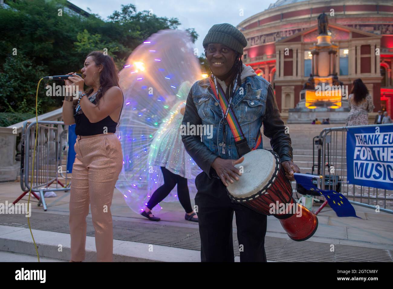 Kofi kari kari hi-res stock photography and images - Alamy