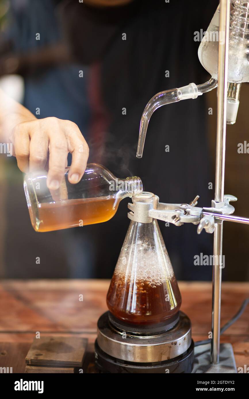 Distillation experiment hi-res stock photography and images - Alamy