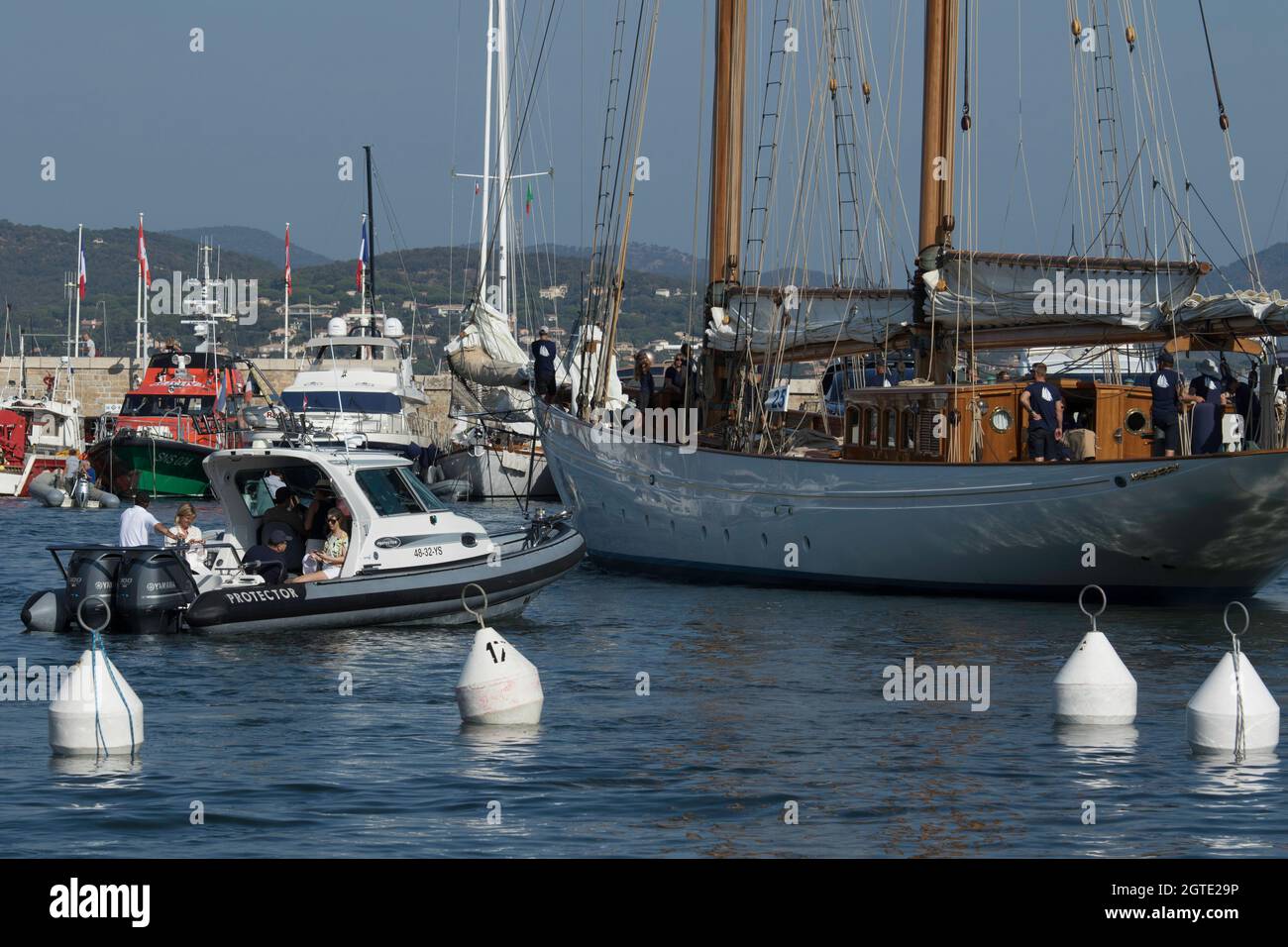 Classics sailboats hi-res stock photography and images - Alamy