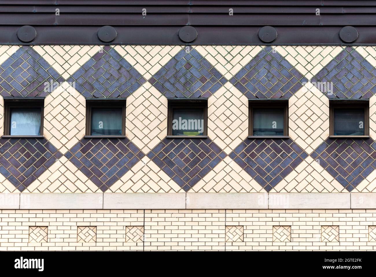 White wall window tiles hi-res stock photography and images - Alamy
