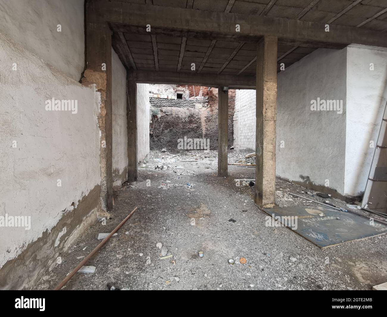 Run down concrete building hi-res stock photography and images - Alamy