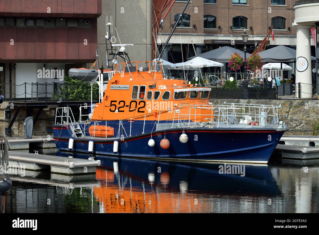 Lifeboat 52 02 hi-res stock photography and images - Alamy