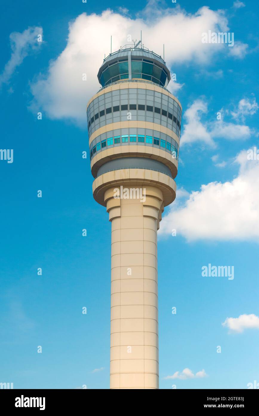 Atlanta airport exterior hi-res stock photography and images - Alamy