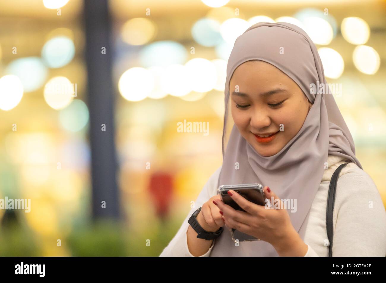 Beautiful malay girl hi-res stock photography and images - Alamy