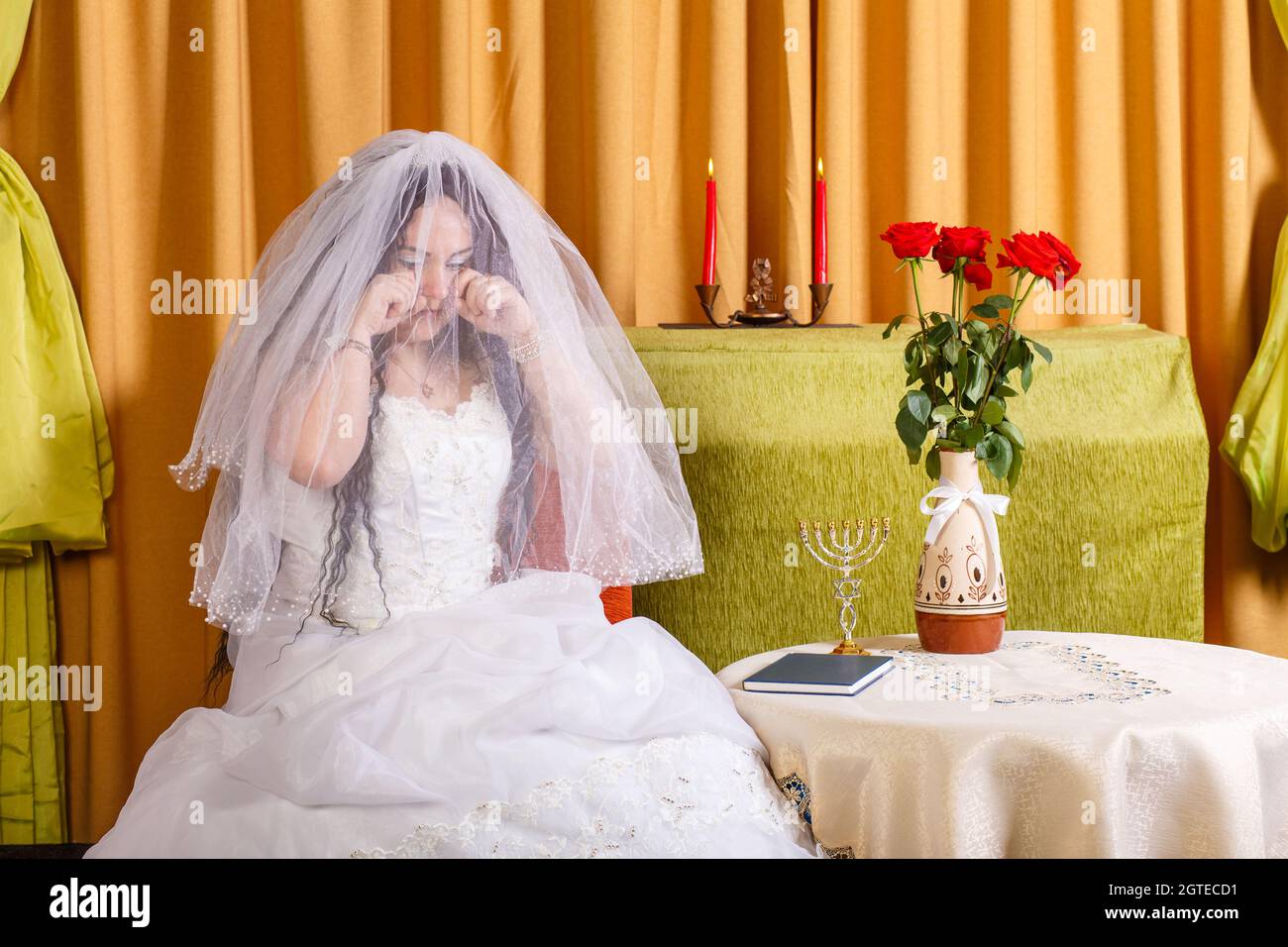 Covered Face Bride High Resolution Stock Photography and Images - Alamy
