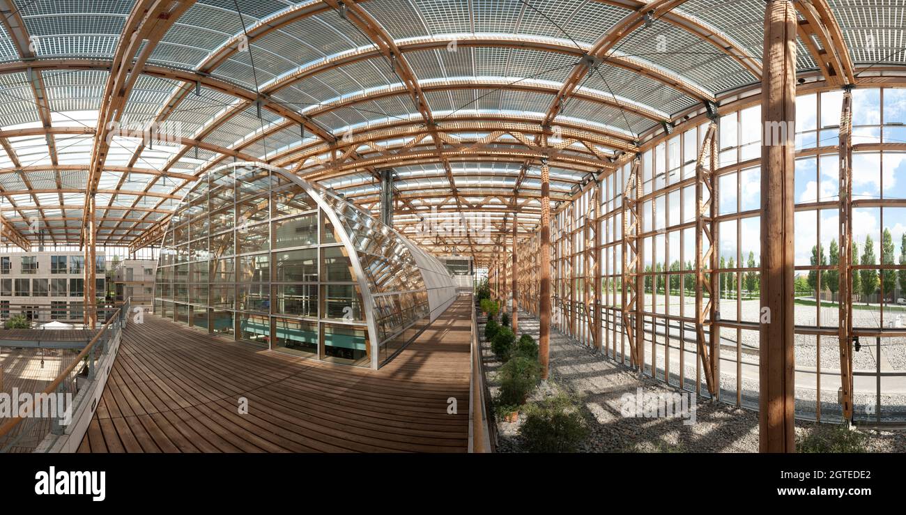 Steel supported glass hi-res stock photography and images - Alamy