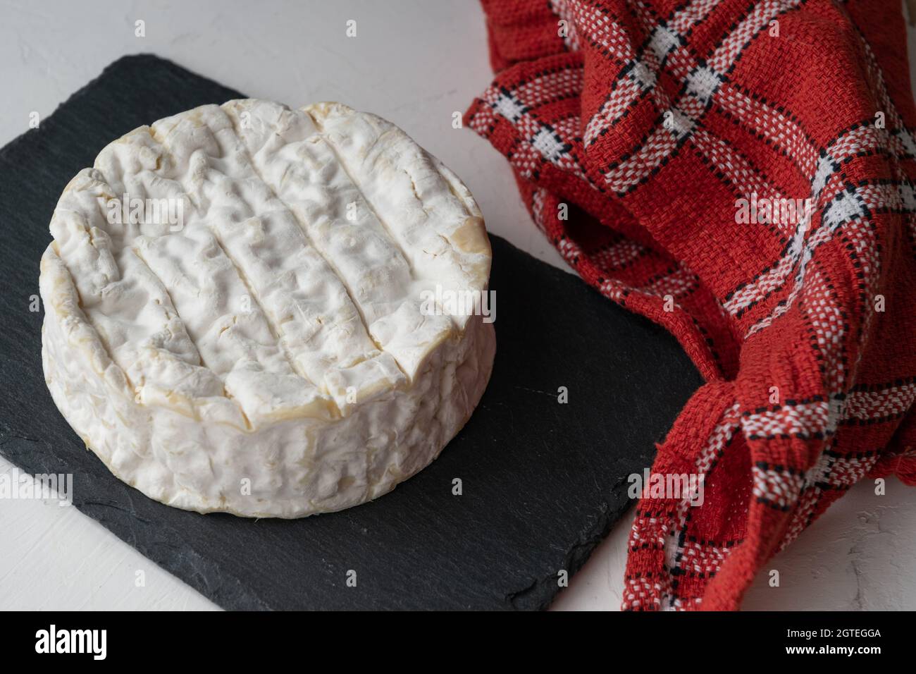Camembert de normandie hi-res stock photography and images - Alamy
