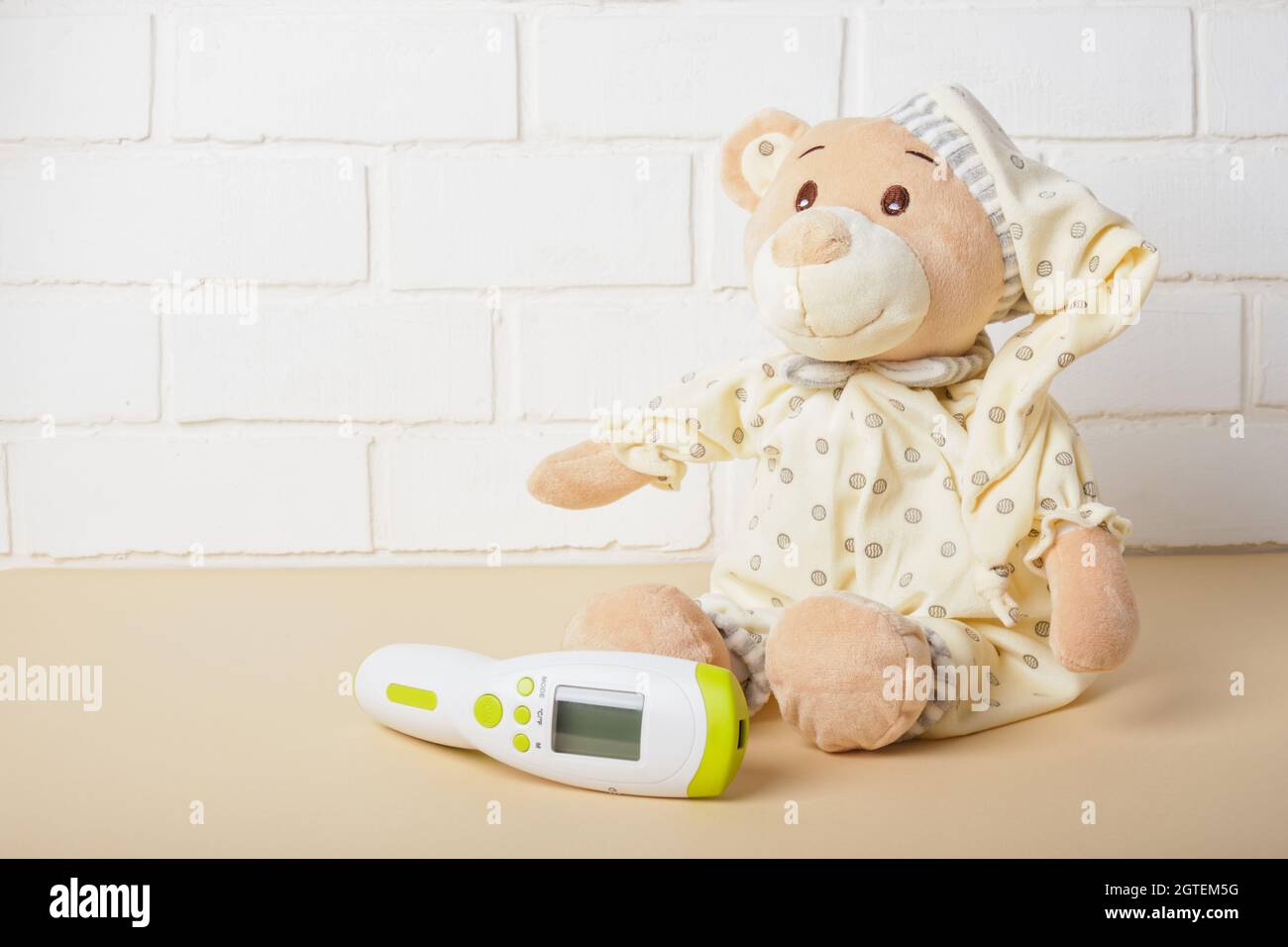 Temperature check cartoon hi-res stock photography and images - Alamy