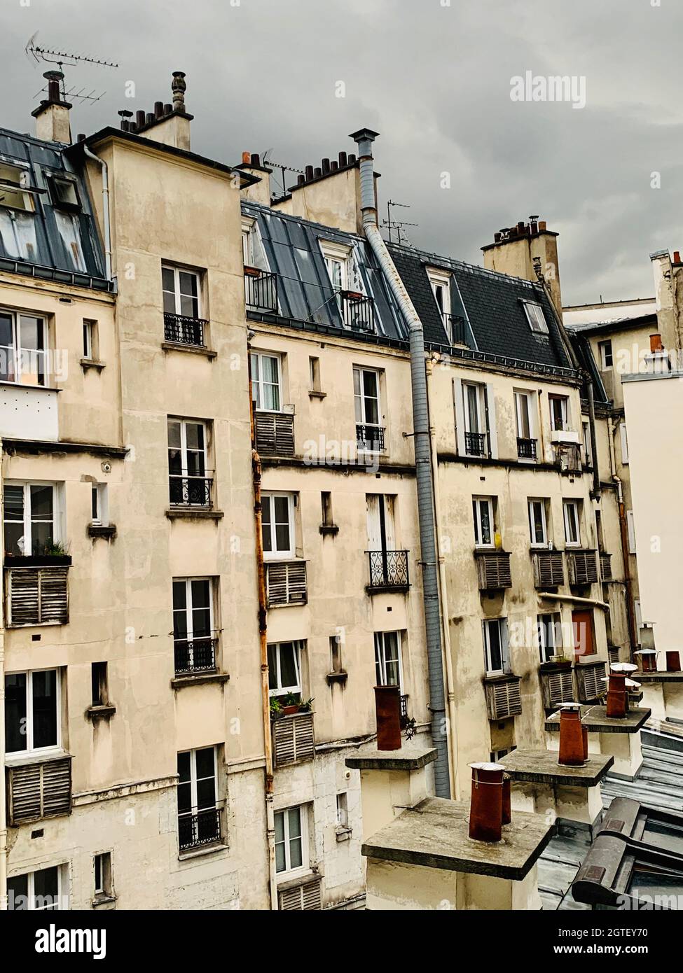 Paris 19 buttes chaumont hi-res stock photography and images - Alamy