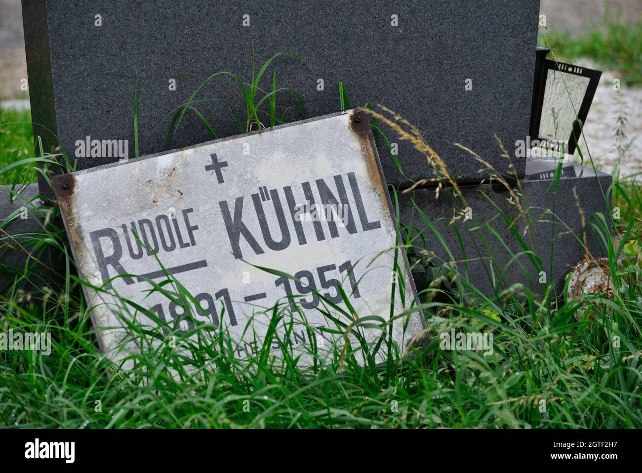 Cemetery inscription hi-res stock photography and images - Alamy