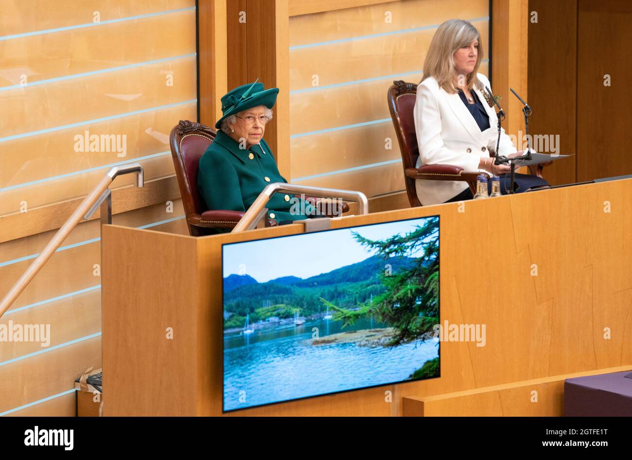 Queen Elizabeth II and Presiding Officer Alison Johnstone (right) in ...
