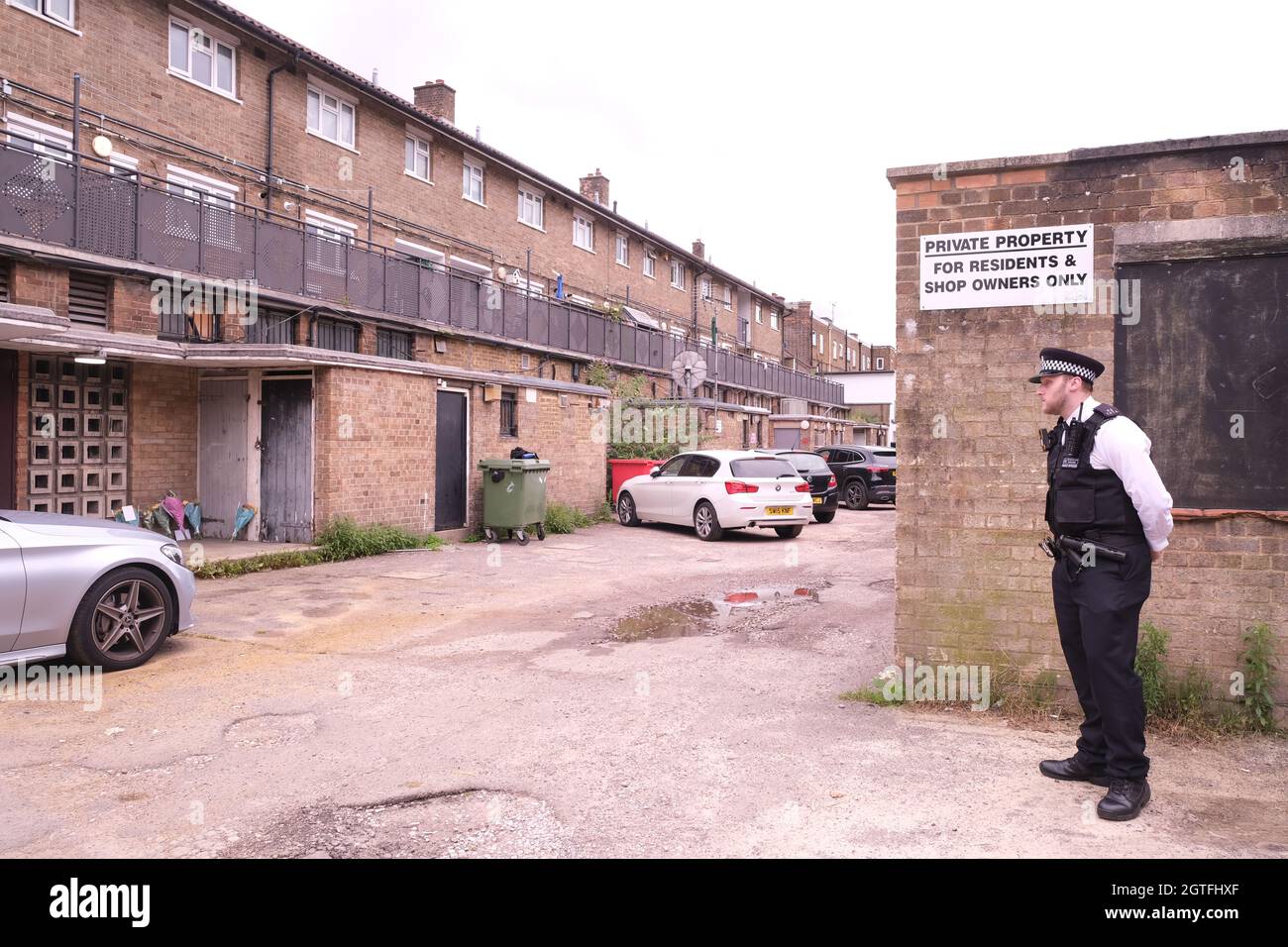 GV's of scene of Jamie Markham's murder in Churchill Terrace, Chingford ...