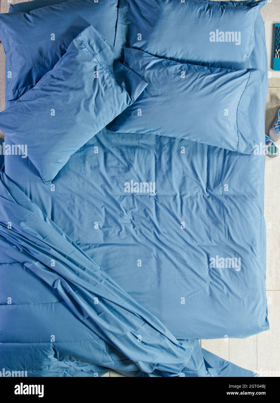 Bed duvet aerial hi-res stock photography and images - Alamy