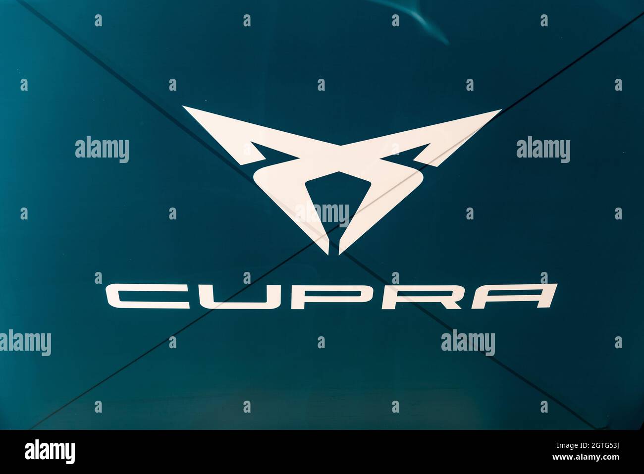 Cupra logo hi-res stock photography and images - Alamy