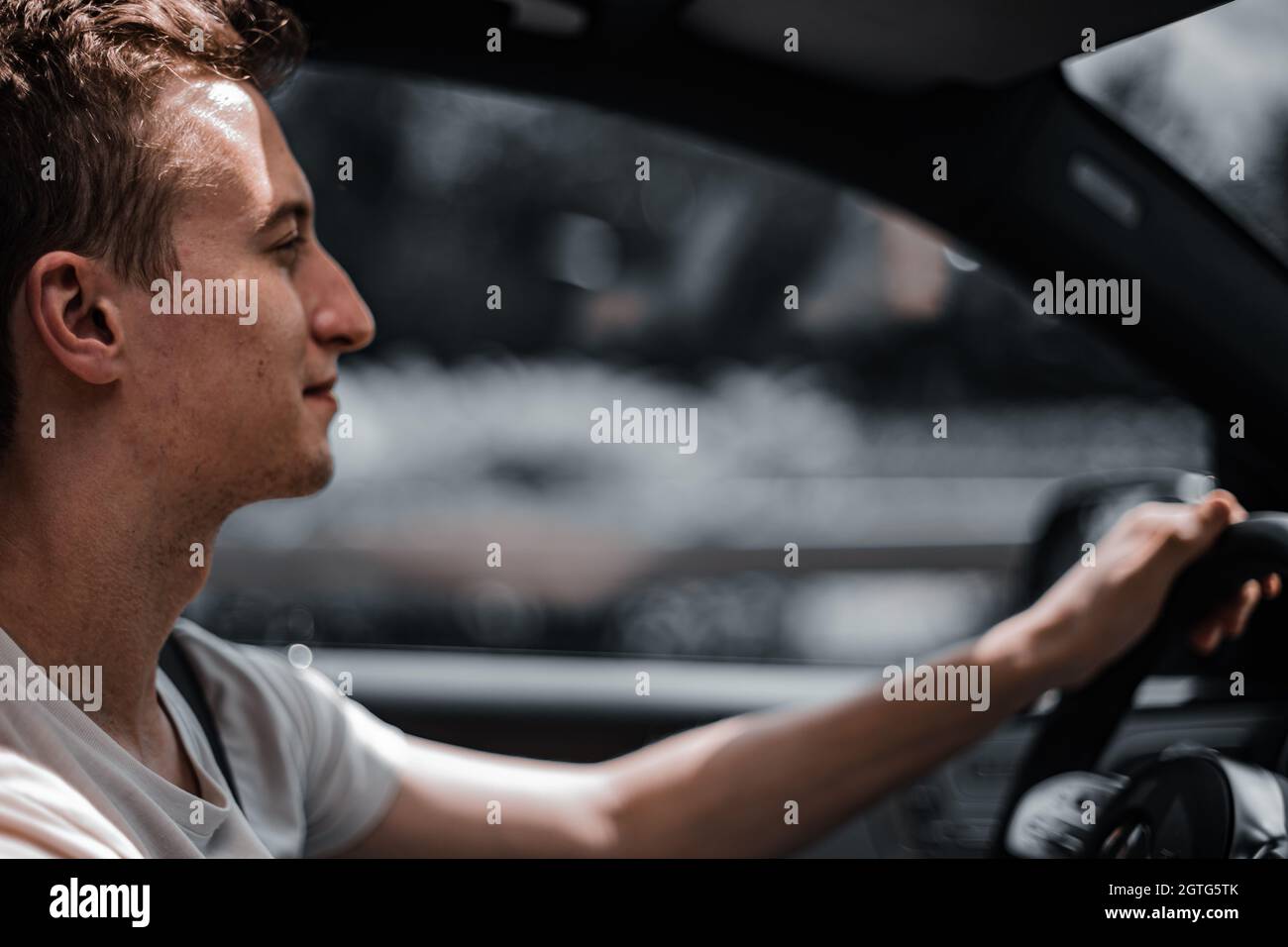 Drivers side profile hi-res stock photography and images - Alamy