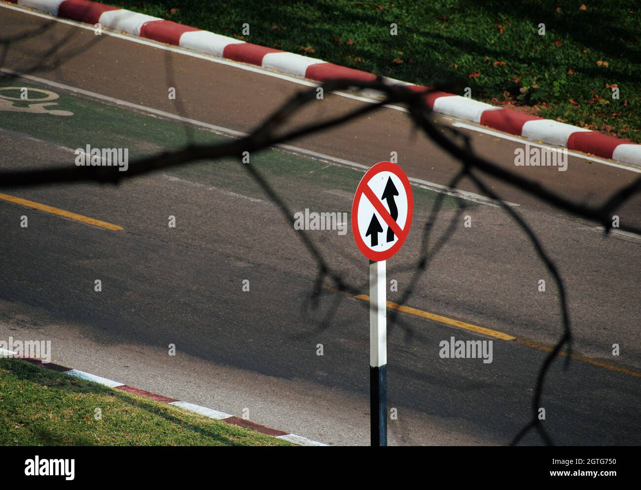 Overtaking prohibited sign hi-res stock photography and images - Alamy