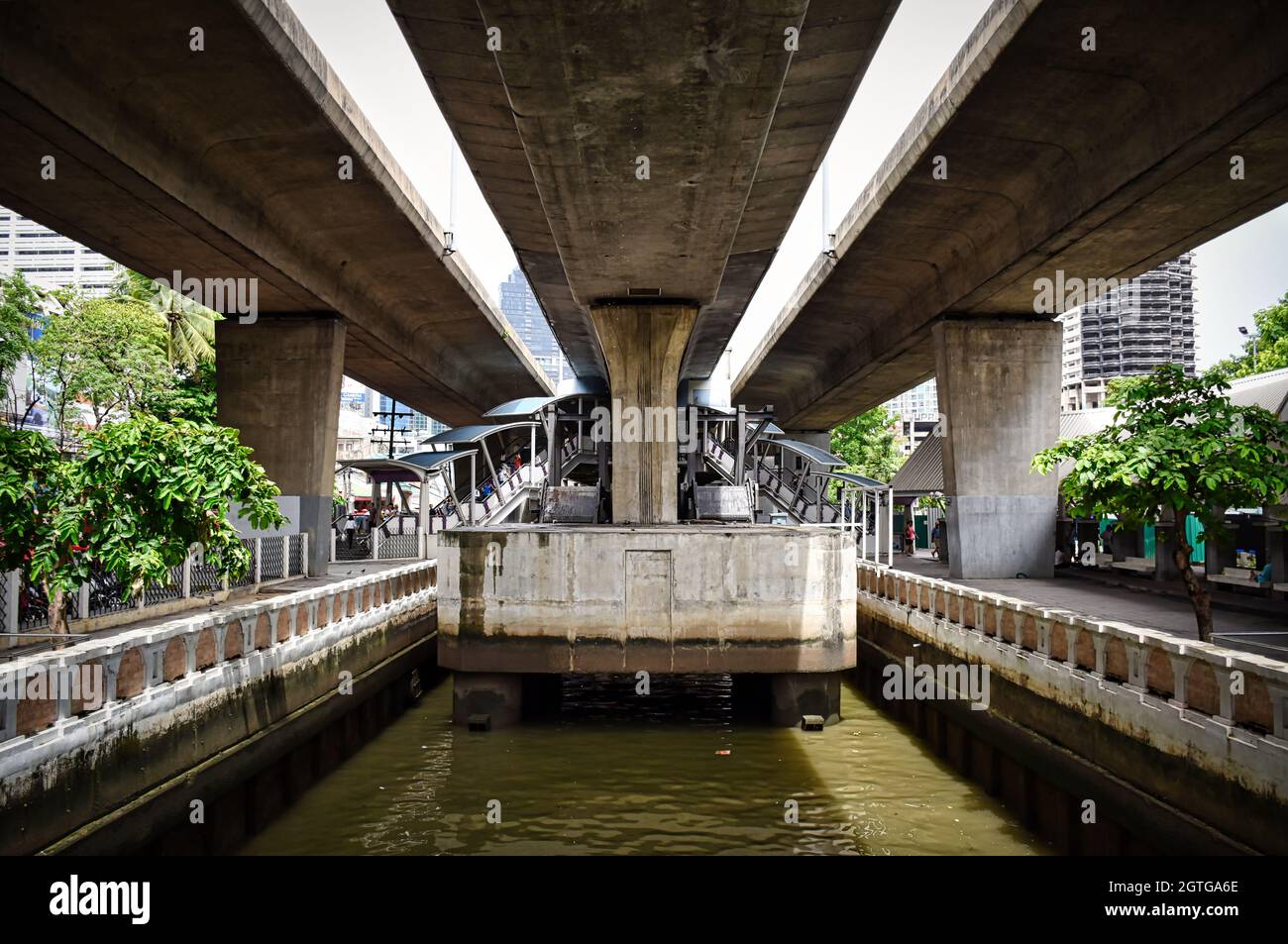 Sathorn taksin bridge hi-res stock photography and images - Alamy