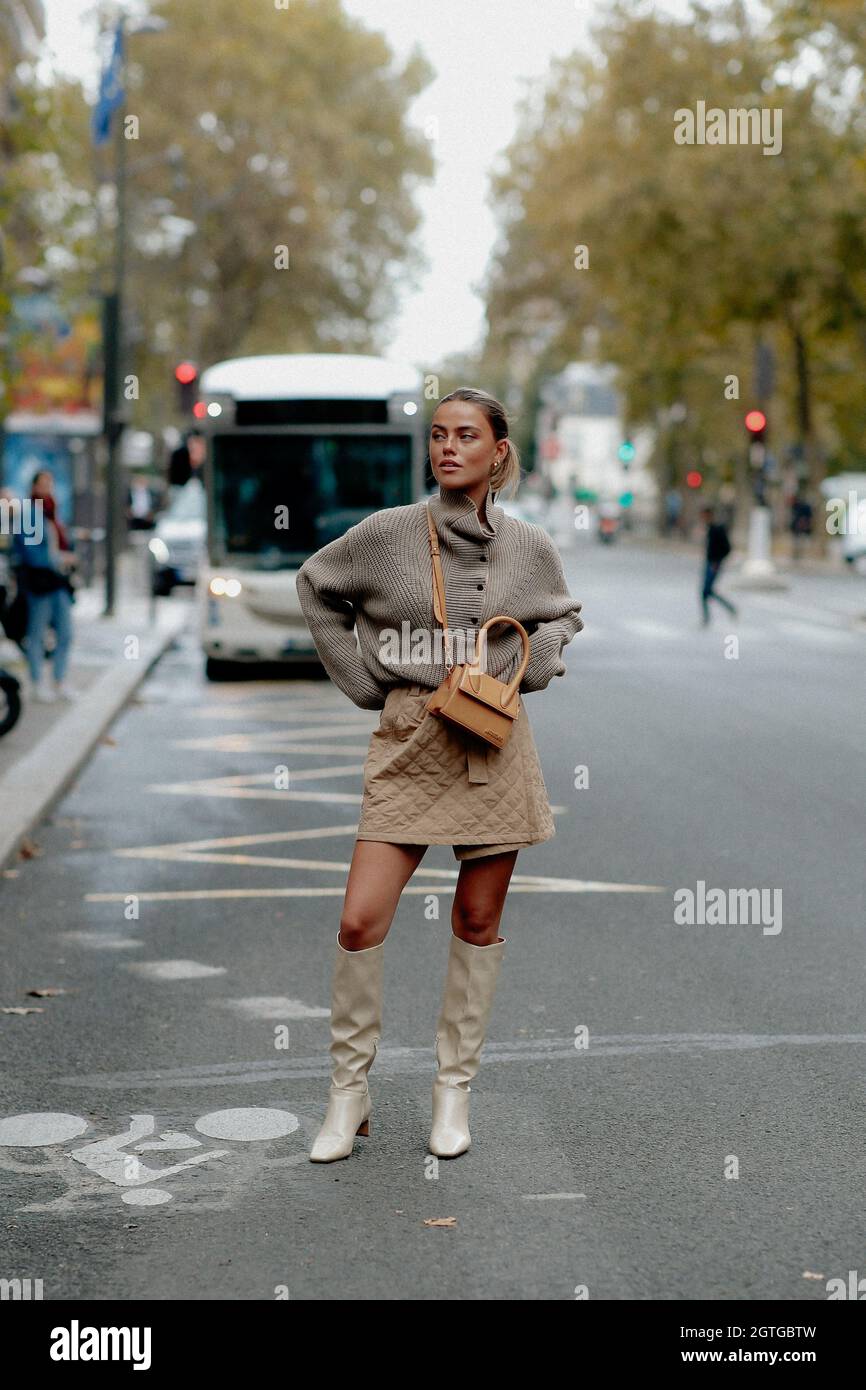 Paris, France. 01st Oct, 2021. Street style, Rebecca Wicklin arriving ...