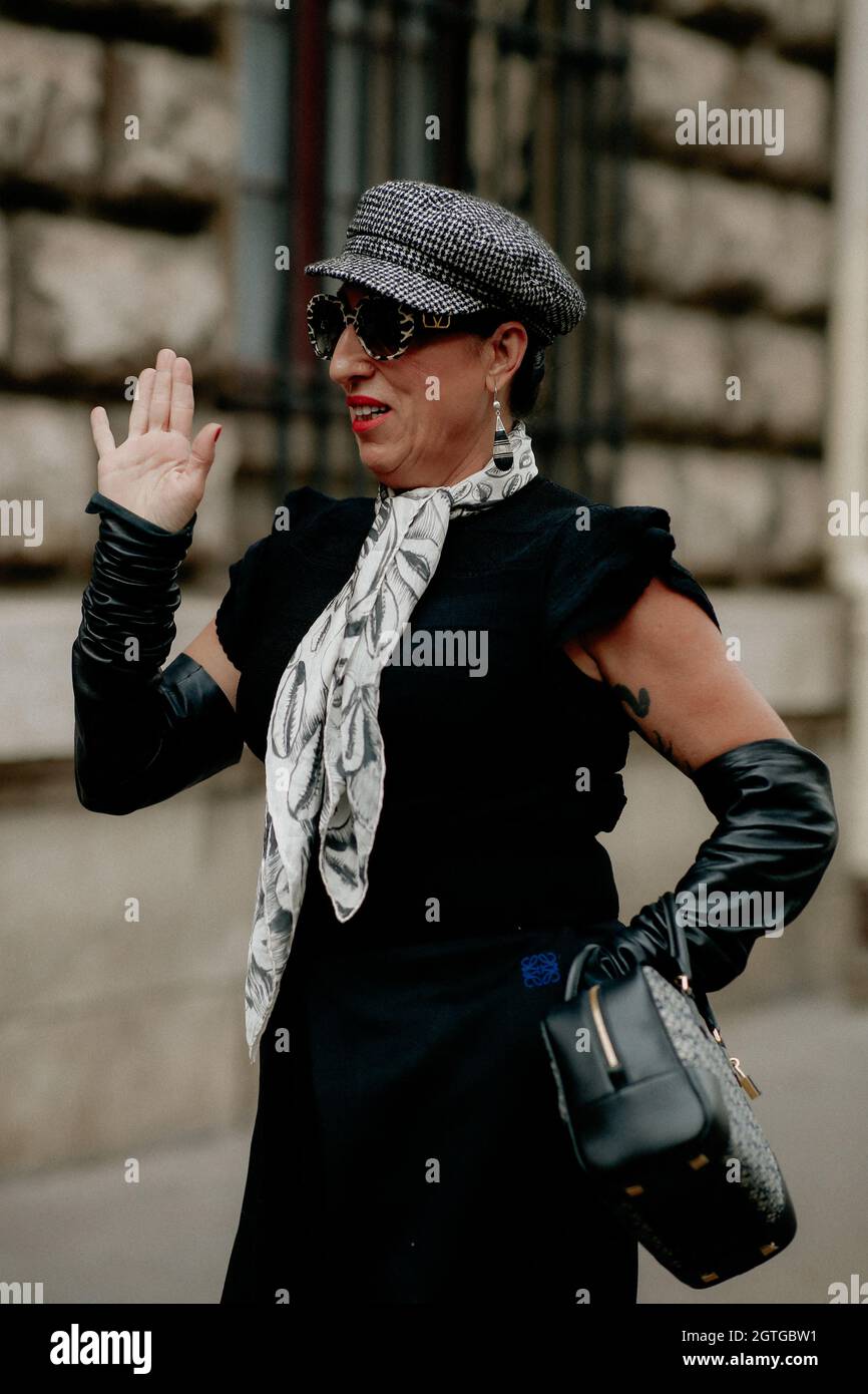 Paris, France. 01st Oct, 2021. Street style, Rossy de Palma arriving at ...