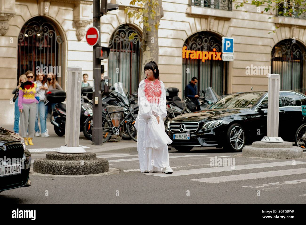 Paris, France. 01st Oct, 2021. Street style, Susie Lau arriving at ...