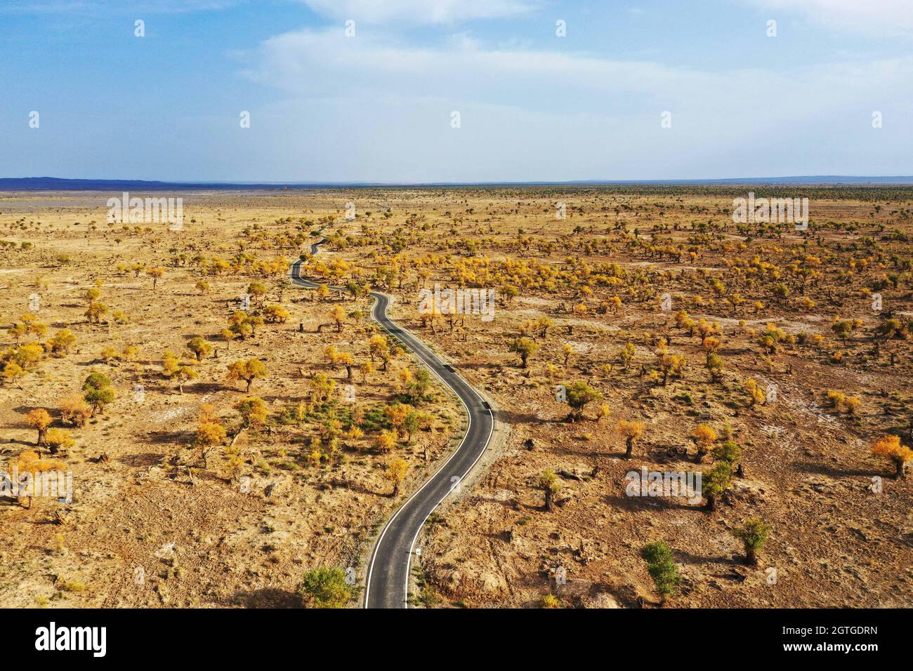 Yiwu. 1st Oct, 2021. Aerial photo taken on Oct. 1, 2021 shows desert ...