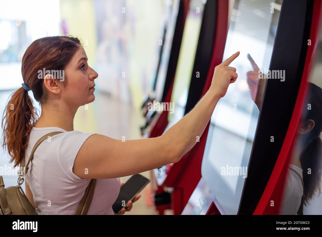Atm counter hi-res stock photography and images - Alamy