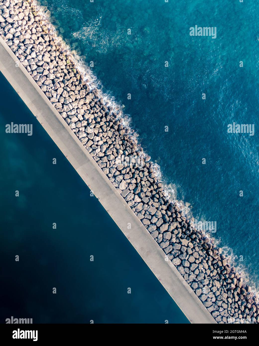 Blue oceon hi-res stock photography and images - Alamy