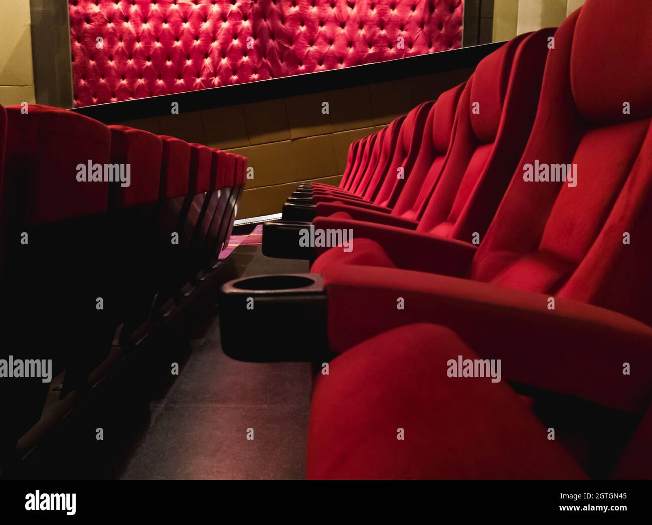 Empty theatre box hi-res stock photography and images - Alamy