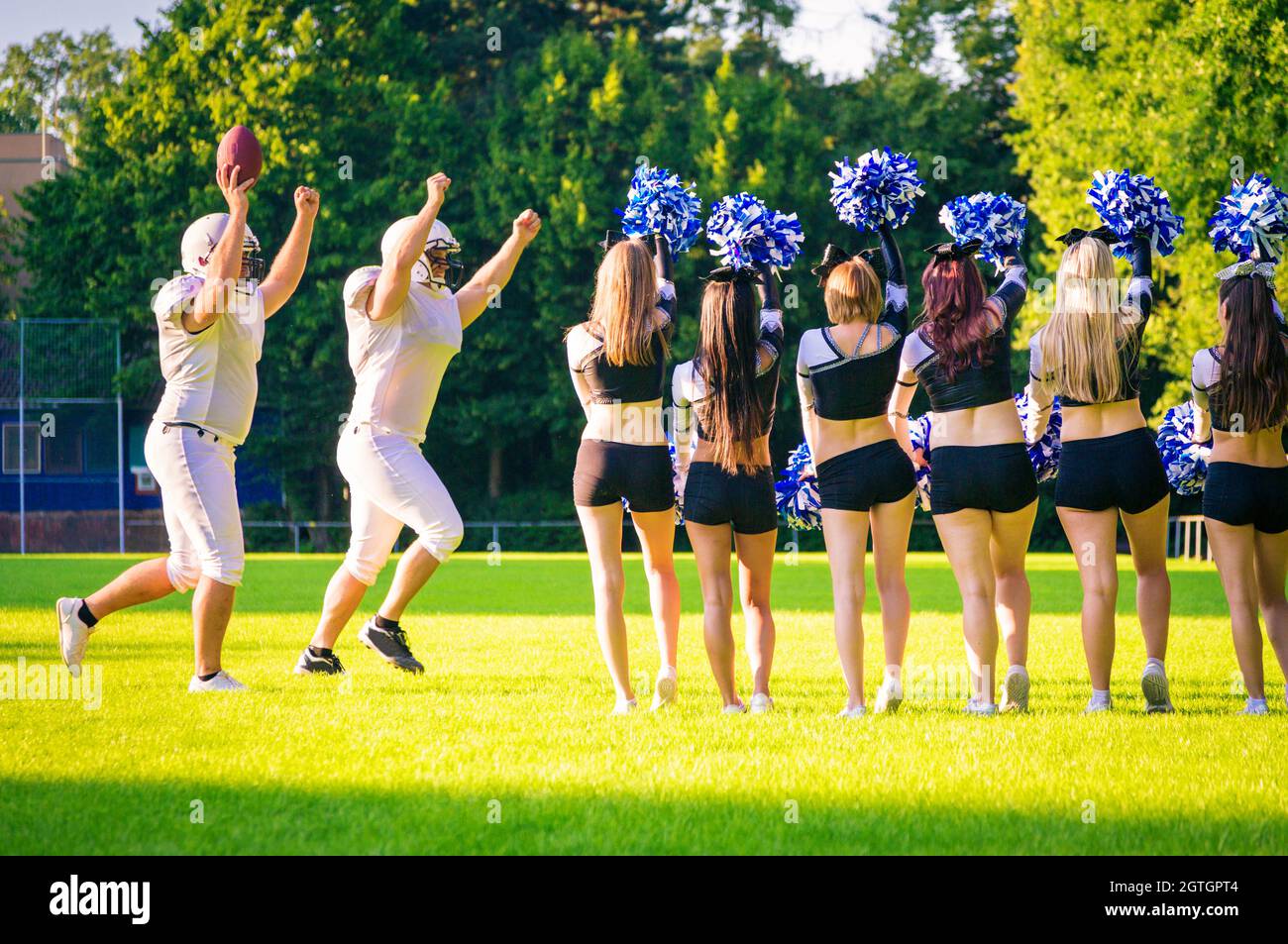 Dancing group of cheerleaders hi-res stock photography and images - Alamy