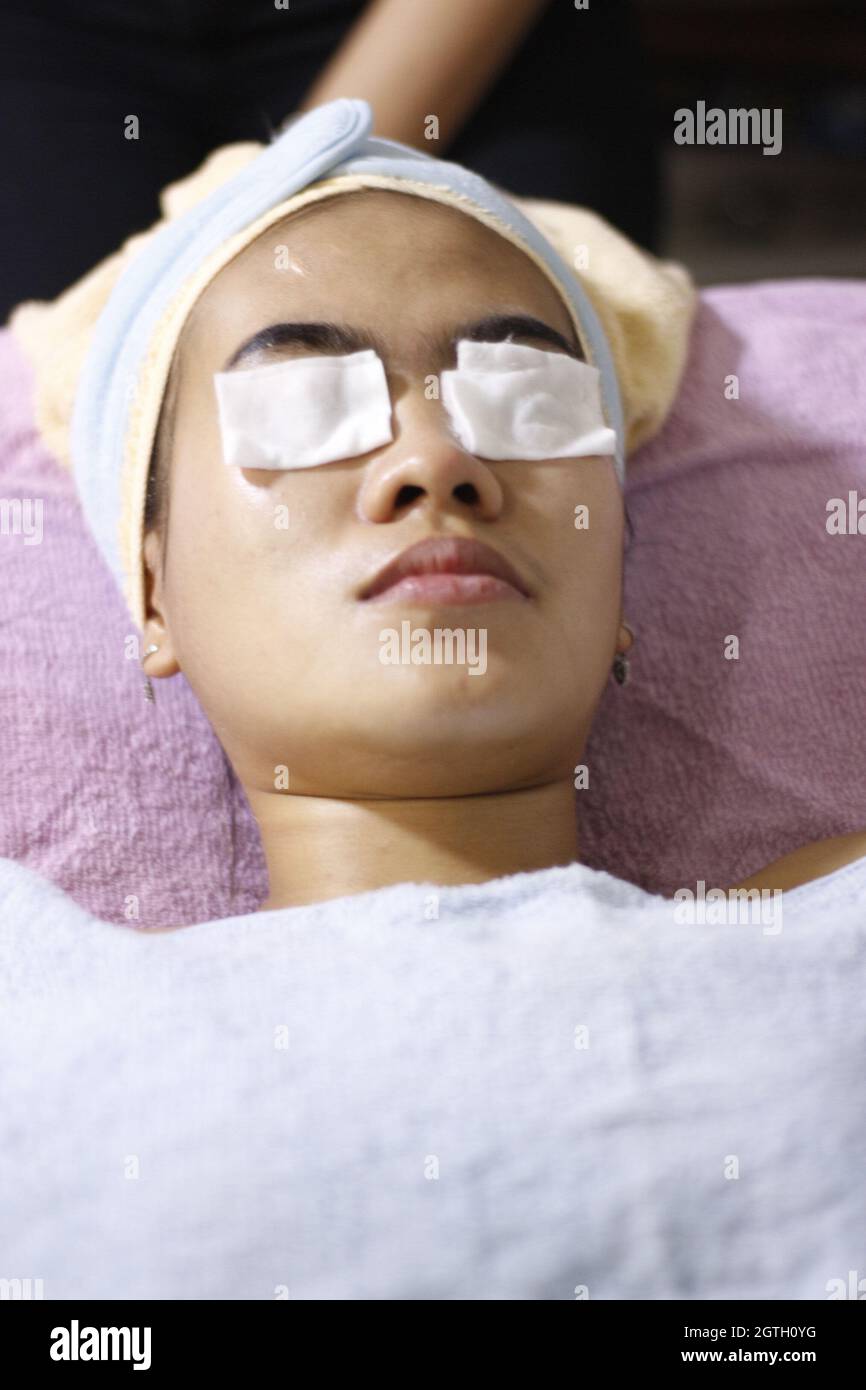 Facial led mask hi-res stock photography and images - Alamy