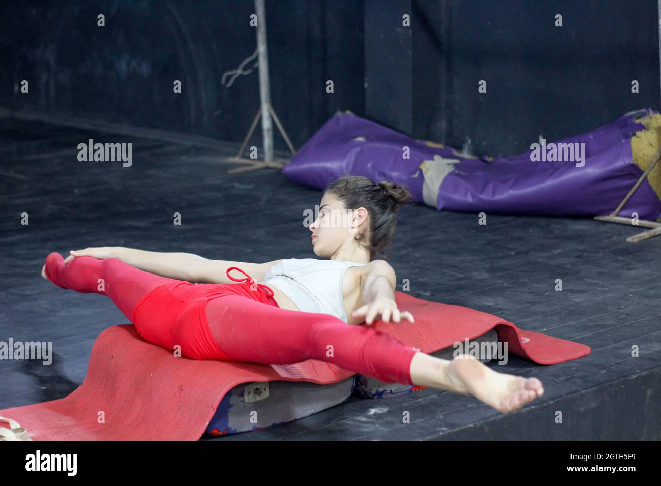 Aerial tricks hi-res stock photography and images - Alamy