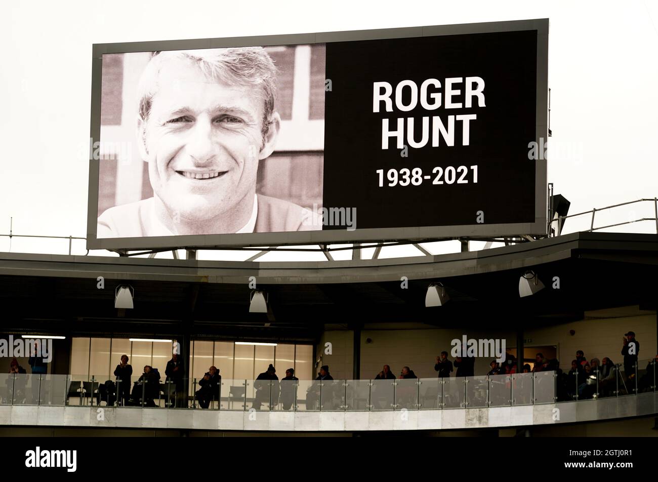 Roger hunt hi-res stock photography and images - Alamy