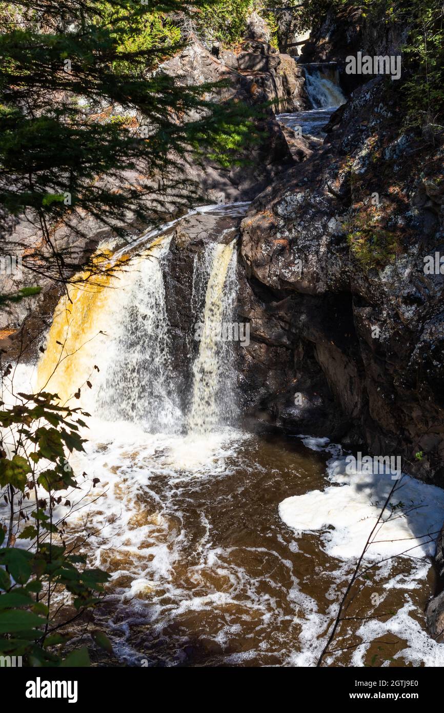 partridge falls is located just south of the US/Canada border near ...