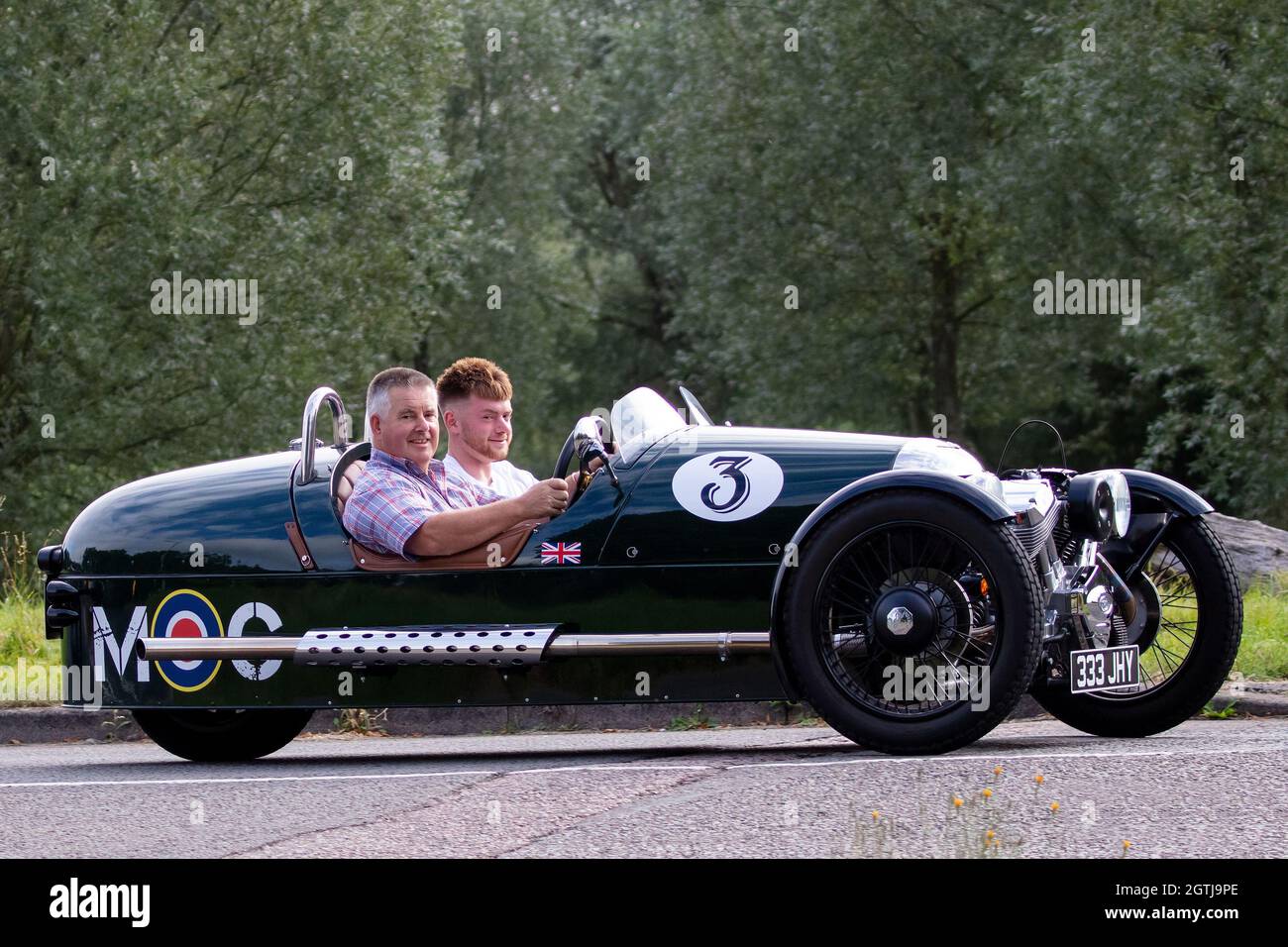 Car with 3 wheels hi-res stock photography and images - Alamy