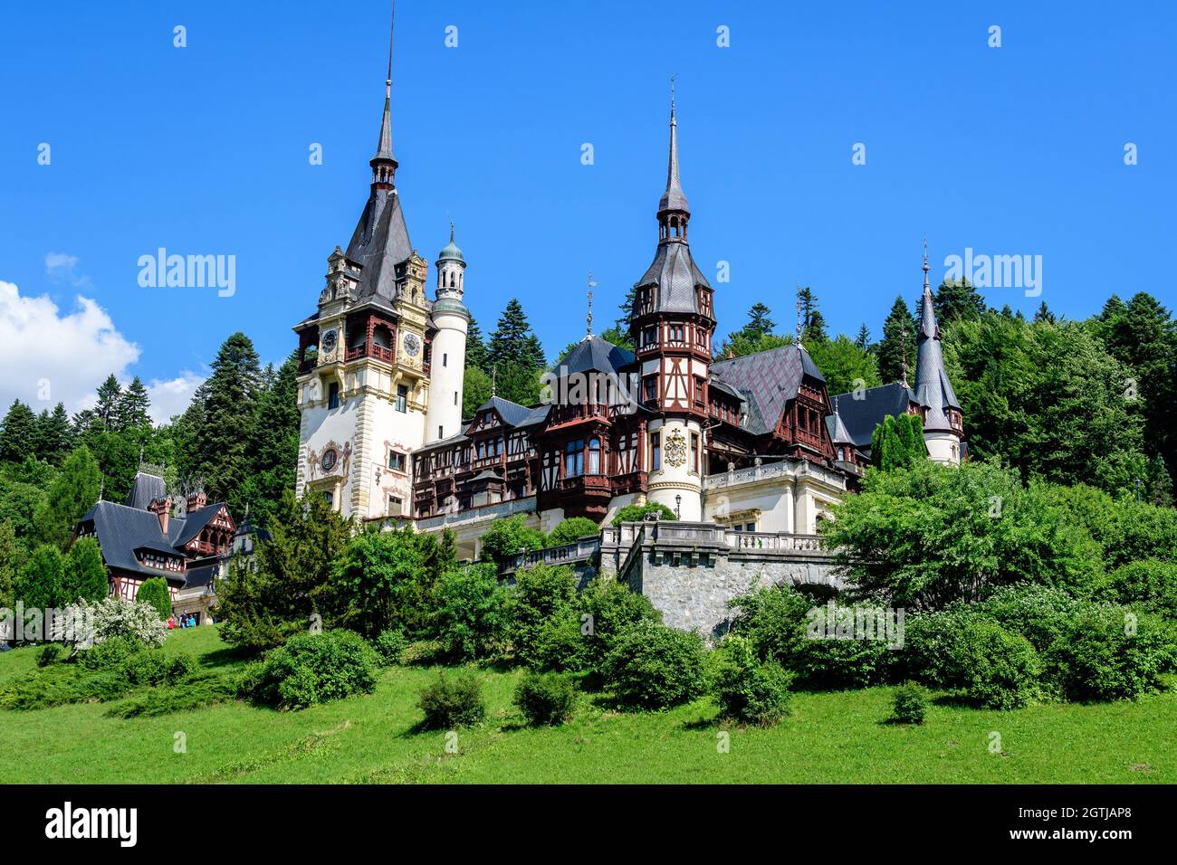 Castelul peles hi-res stock photography and images - Alamy