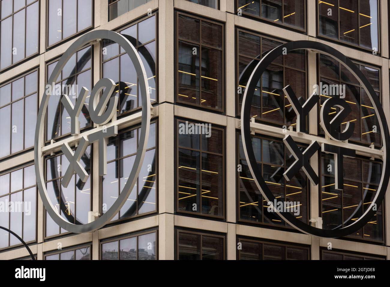 Yext hi-res stock photography and images - Alamy