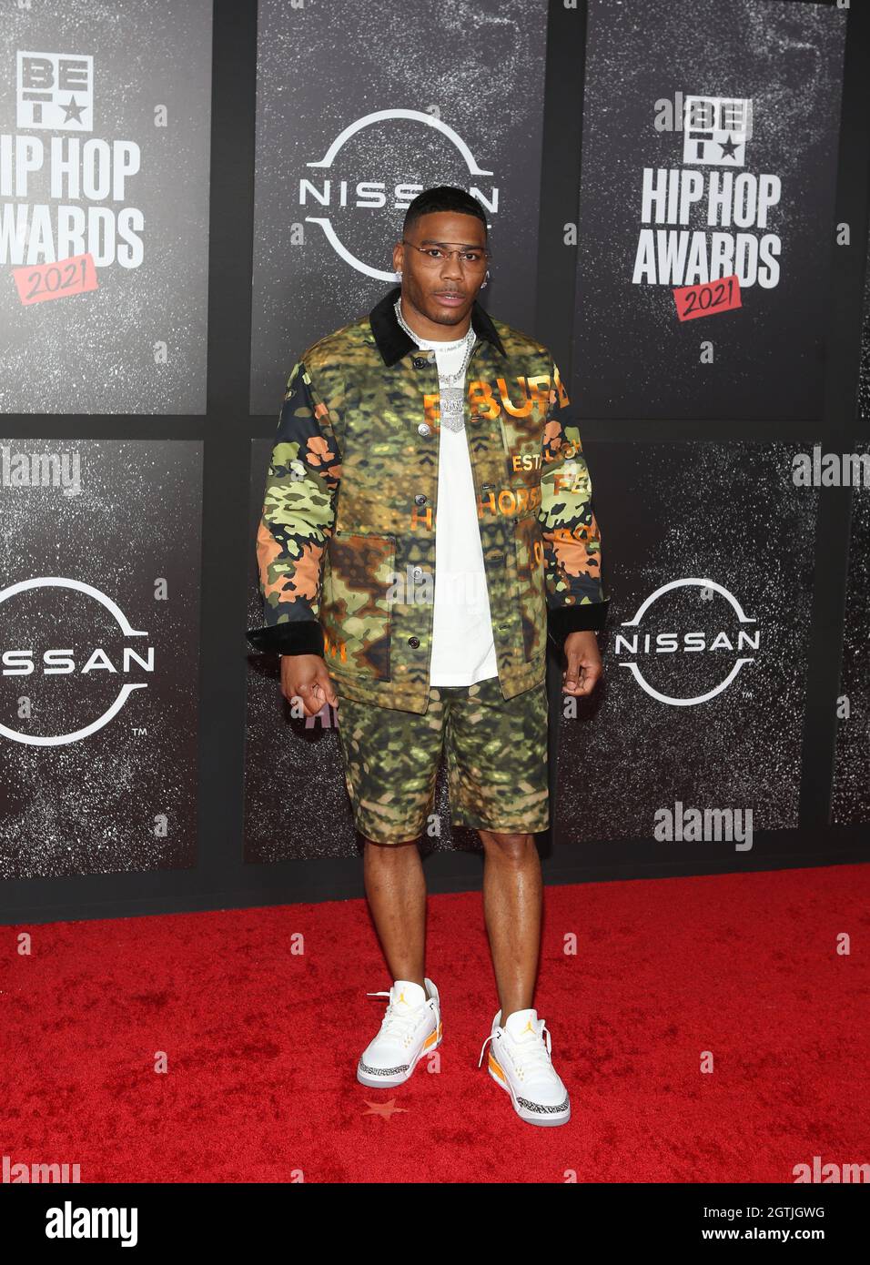 Nelly attends the 2021 BET Hip Hop Awards arrivals at the Cobb Energy ...