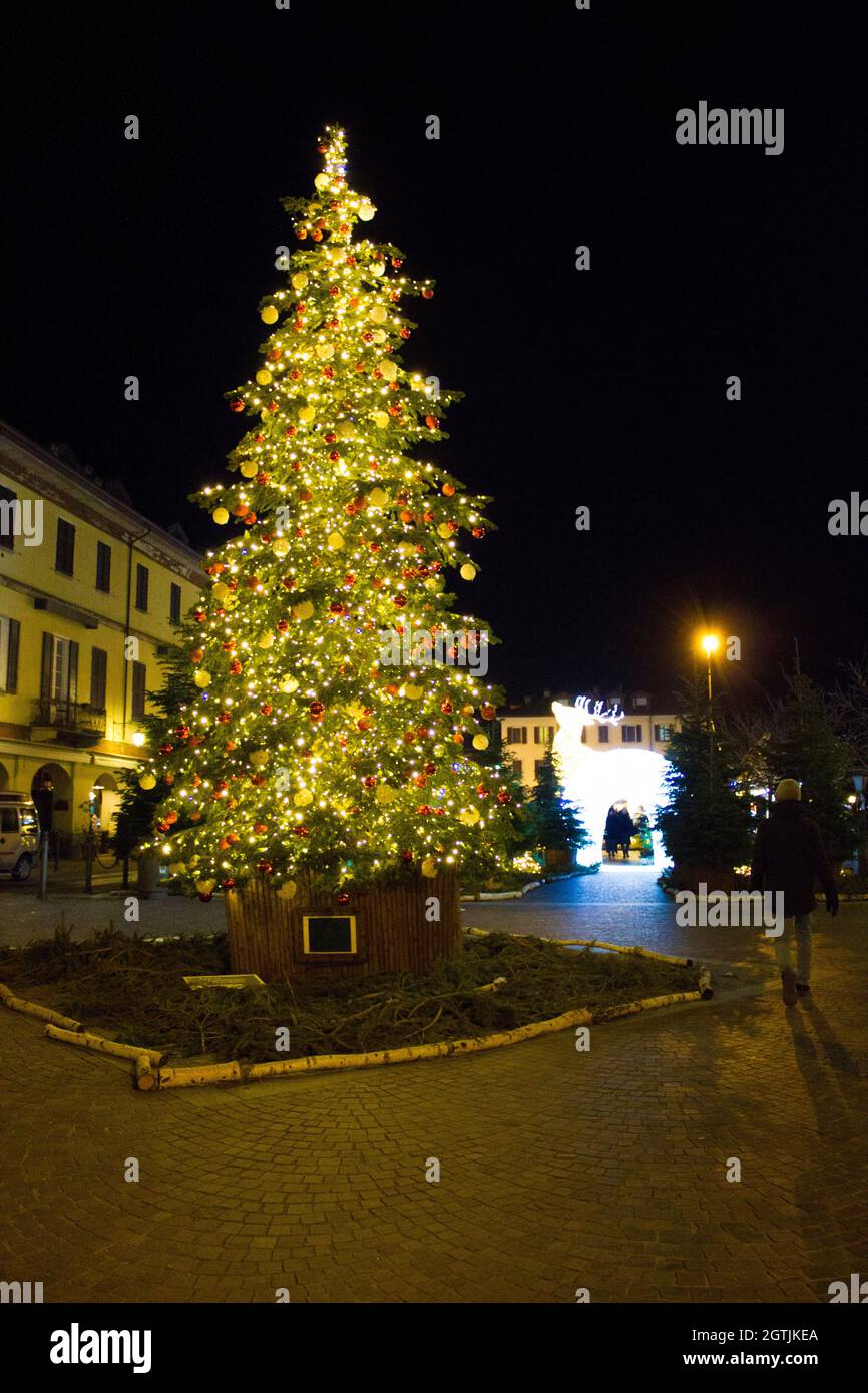 Gold decorate hi-res stock photography and images - Alamy