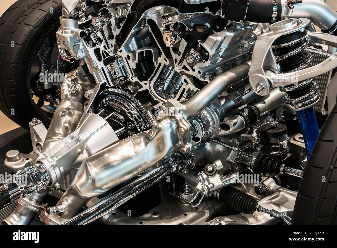 Motorcycle factory assembly line hi-res stock photography and images ...