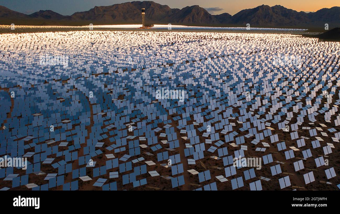 Ivanpah solar plant hi-res stock photography and images - Alamy