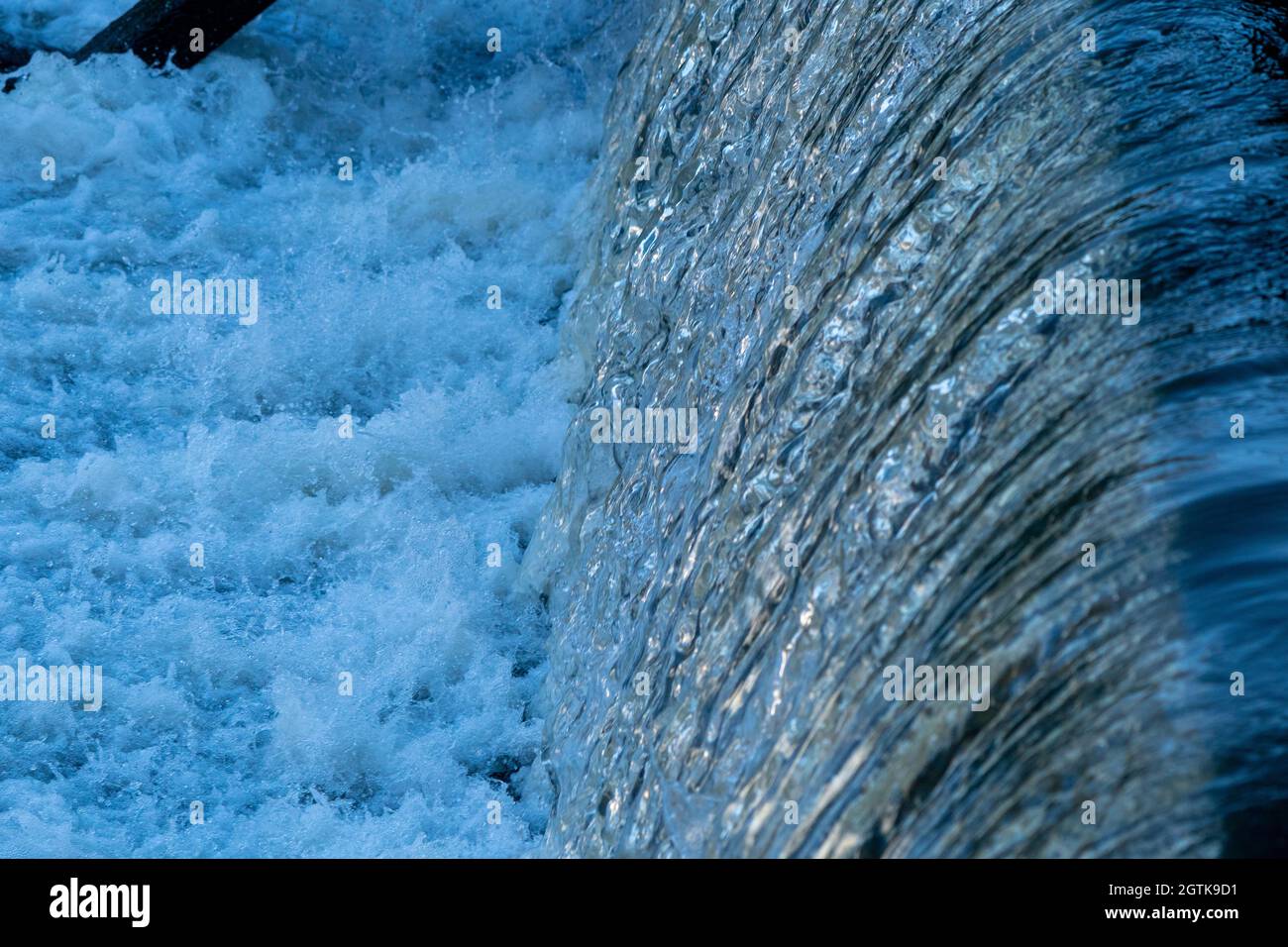 fast moving river Stock Photo - Alamy