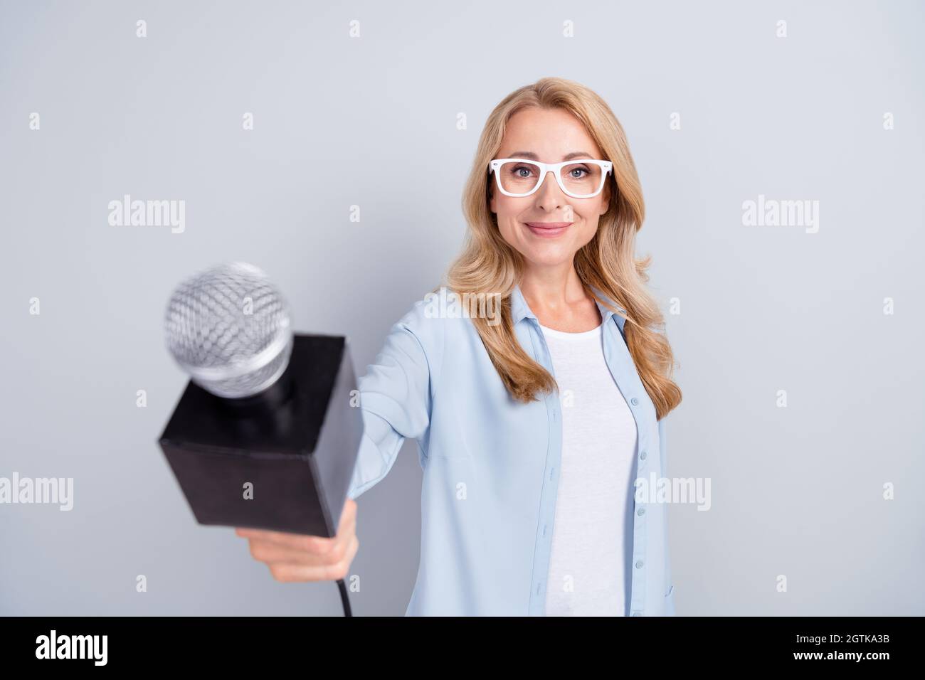 Photo of smiling beautiful woman journalist wear spectacles ...